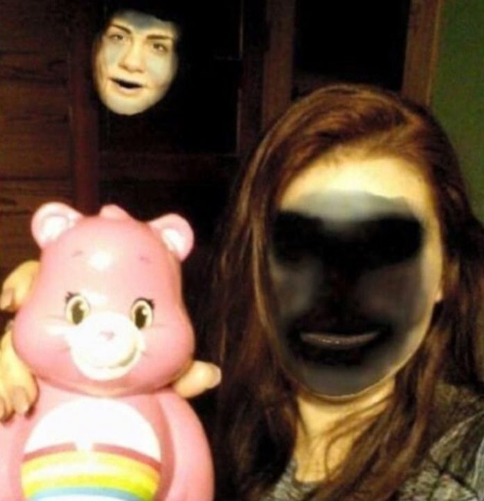 FUNNY FACE SWAPS | The Howler Monkey
