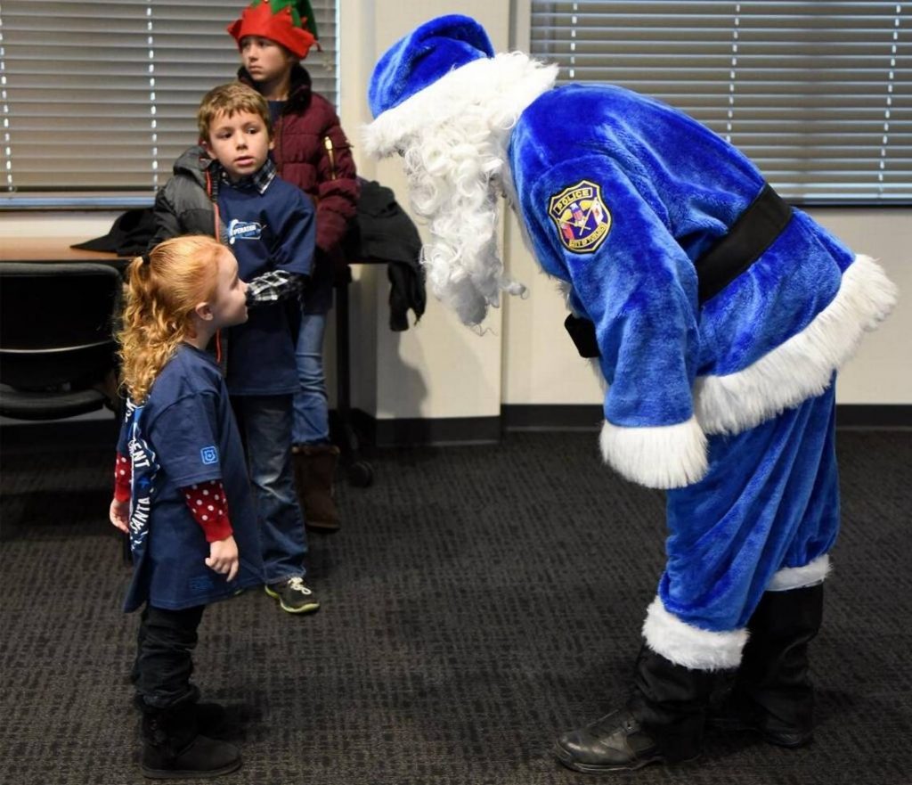 BELIEVE IT OR NOT, BUT SANTA USED TO BE BLUE! – The Howler Monkey