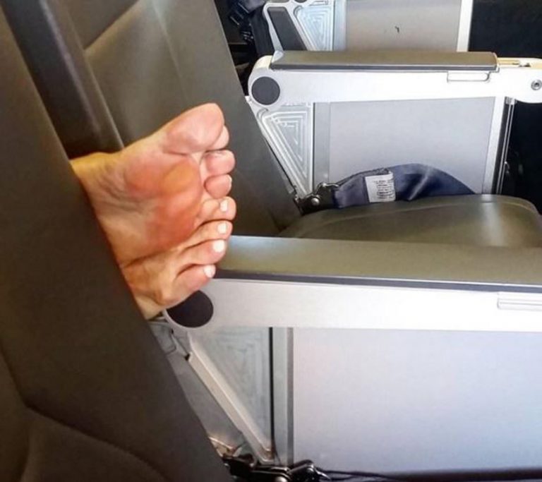 GROSS FEET ON AIRPLANES | The Howler Monkey