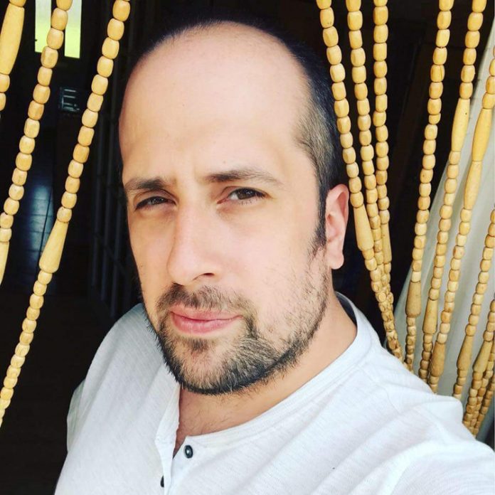 FOREHEAD, FIVE HEAD, SIX HEAD, SEVEN… | The Howler Monkey